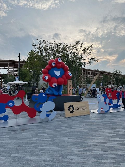 万博で世界各国のグルメを体験 夏場の万博に備え食べておきたい韓国スタミナ料理「ユッケジャンスープ」 | kimuyseスタッフ日記